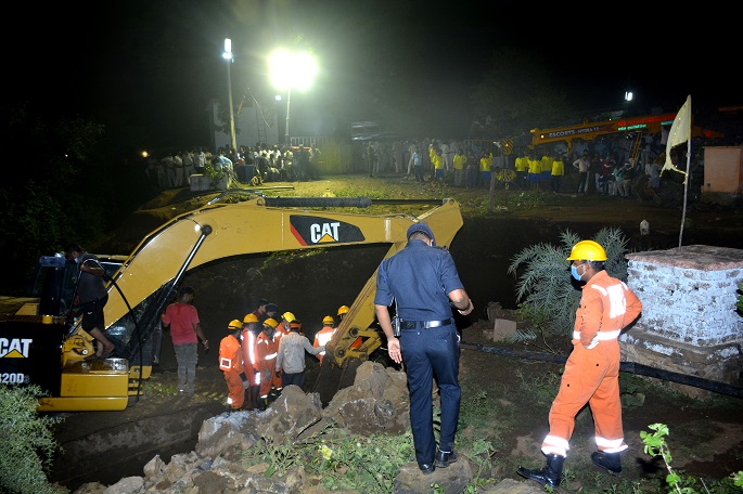 11 killed, 19 rescued as slab over well collapses in India