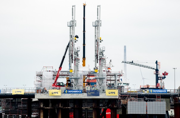 First quay for LNG facilities opens in Germany
