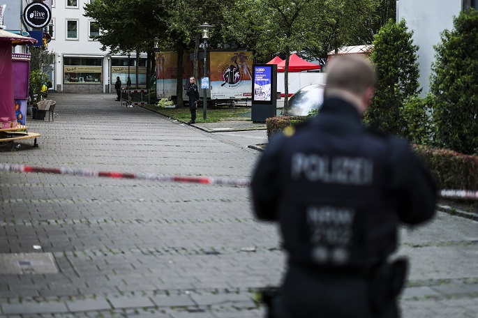 German police hunting attacker who killed at least 3 in Solingen